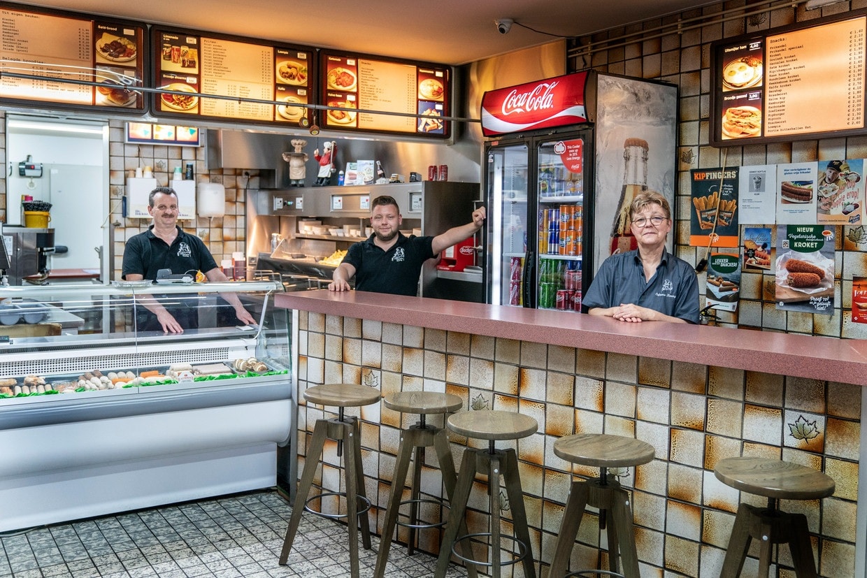 Bekende Groningse cafetaria (van de eierbal) raakt niet verkocht:… Bekende Groningse cafetaria (van de eierbal) raakt niet verkocht:…